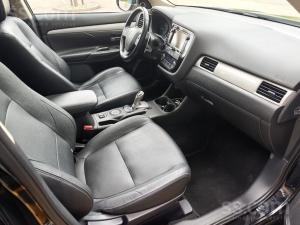 Melns Mitsubishi Outlander 2014 Rīga, ar dzinēja tilpumu 2.00 L un nobraukumu 257 tūkst. km par 9250 €, foto 17 vietnē AUTOMOTO.COM.LV