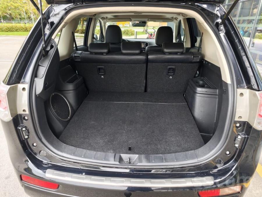 Melns Mitsubishi Outlander 2014 Rīga, ar dzinēja tilpumu 2.00 L un nobraukumu 257 tūkst. km par 9250 €, foto 19 vietnē AUTOMOTO.COM.LV