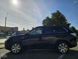 Black Mitsubishi Outlander 2014 in Siauliai, with an engine capacity of 2.00 L and mileage of 269 thousand km for 7950 €, photo 10 on AUTOMOTO.COM.LV