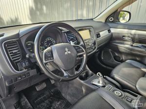 Black Mitsubishi Outlander 2014 in Siauliai, with an engine capacity of 2.00 L and mileage of 269 thousand km for 7950 €, photo 20 on AUTOMOTO.COM.LV