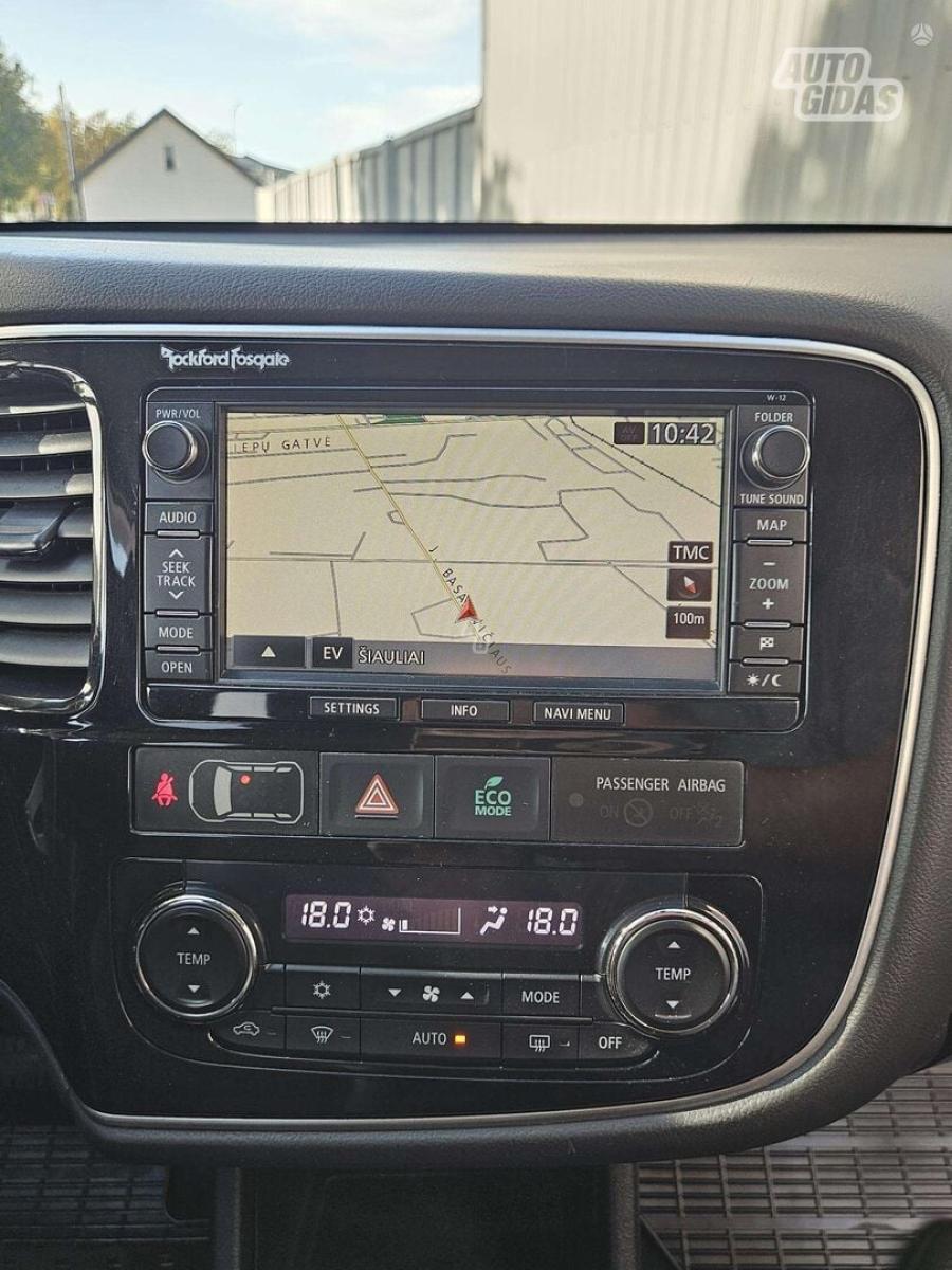 Black Mitsubishi Outlander 2014 in Siauliai, with an engine capacity of 2.00 L and mileage of 269 thousand km for 7950 €, photo 21 on AUTOMOTO.COM.LV