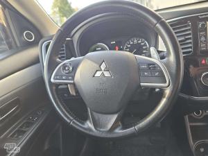 Black Mitsubishi Outlander 2014 in Siauliai, with an engine capacity of 2.00 L and mileage of 269 thousand km for 7950 €, photo 23 on AUTOMOTO.COM.LV