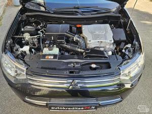 Black Mitsubishi Outlander 2014 in Siauliai, with an engine capacity of 2.00 L and mileage of 269 thousand km for 7950 €, photo 27 on AUTOMOTO.COM.LV