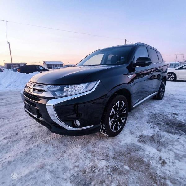 Melns Mitsubishi Outlander 2015 Viļņa, ar dzinēja tilpumu 2.00 L un nobraukumu 201 tūkst. km par 11900 €, foto 1 vietnē AUTOMOTO.COM.LV