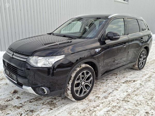 Melns Mitsubishi Outlander 2015 Ukmergė, ar dzinēja tilpumu 2.00 L un nobraukumu 268 tūkst. km par 8000 €, foto 1 vietnē AUTOMOTO.COM.LV