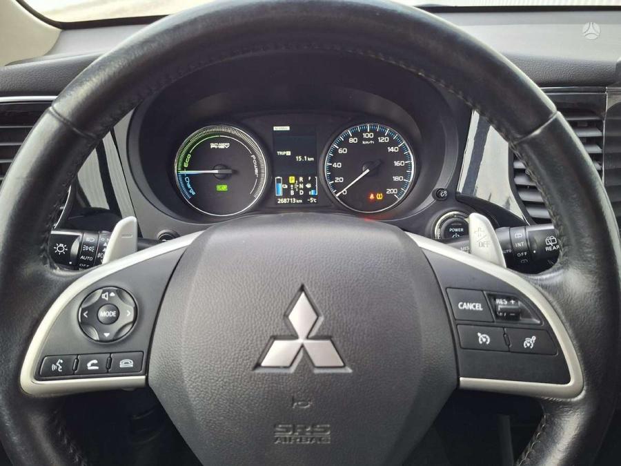 Black Mitsubishi Outlander 2015 in Ukmerge, with an engine capacity of 2.00 L and mileage of 268 thousand km for 8000 €, photo 14 on AUTOMOTO.COM.LV