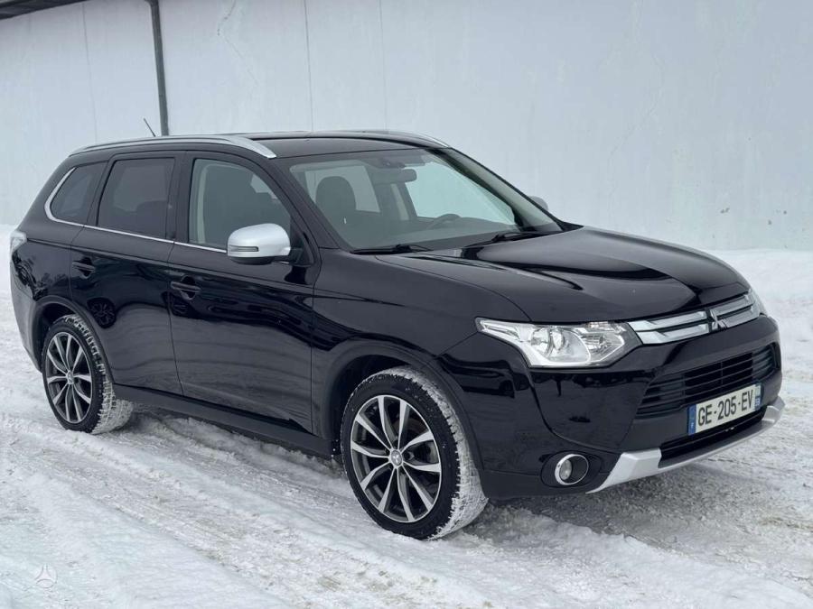 Melns Mitsubishi Outlander 2015 Tauragė, ar dzinēja tilpumu 2.27 L un nobraukumu 159 tūkst. km par 7300 €, foto 1 vietnē AUTOMOTO.COM.LV