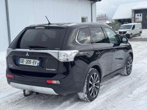 Melns Mitsubishi Outlander 2015 Tauragė, ar dzinēja tilpumu 2.27 L un nobraukumu 159 tūkst. km par 7300 €, foto 3 vietnē AUTOMOTO.COM.LV