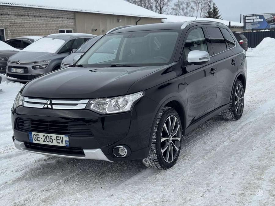 Melns Mitsubishi Outlander 2015 Tauragė, ar dzinēja tilpumu 2.27 L un nobraukumu 159 tūkst. km par 7300 €, foto 6 vietnē AUTOMOTO.COM.LV