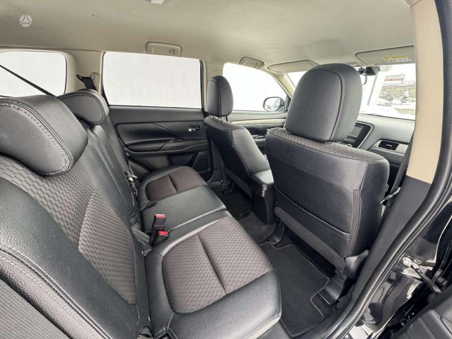 Melns Mitsubishi Outlander 2015 Tauragė, ar dzinēja tilpumu 2.27 L un nobraukumu 159 tūkst. km par 7300 €, foto 13 vietnē AUTOMOTO.COM.LV