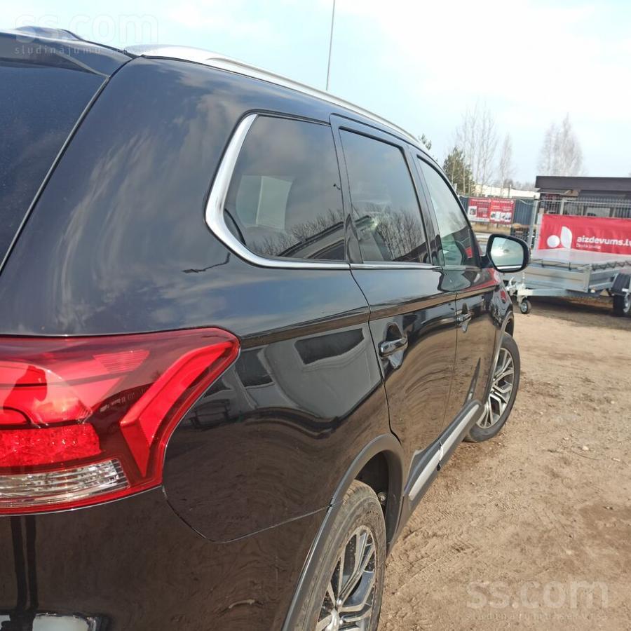 Melns Mitsubishi Outlander 2015 Daugavpils, ar dzinēja tilpumu 2.20 L un nobraukumu 0 tūkst. km par 12900 €, foto 7 vietnē AUTOMOTO.COM.LV