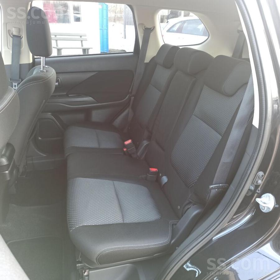 Melns Mitsubishi Outlander 2015 Daugavpils, ar dzinēja tilpumu 2.20 L un nobraukumu 0 tūkst. km par 12900 €, foto 15 vietnē AUTOMOTO.COM.LV