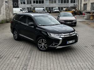 Black Mitsubishi Outlander 2015 in Riga, with an engine capacity of 2.30 L and mileage of 209 thousand km for 10500 €, photo 5 on AUTOMOTO.COM.LV