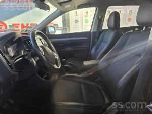 Black Mitsubishi Outlander 2015 in Ogre, with an engine capacity of 2.20 L and mileage of 261 thousand km for 8700 €, photo 8 on AUTOMOTO.COM.LV