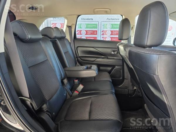 Melns Mitsubishi Outlander 2015 Ogre, ar dzinēja tilpumu 2.20 L un nobraukumu 261 tūkst. km par 8700 €, foto 8 vietnē AUTOMOTO.COM.LV