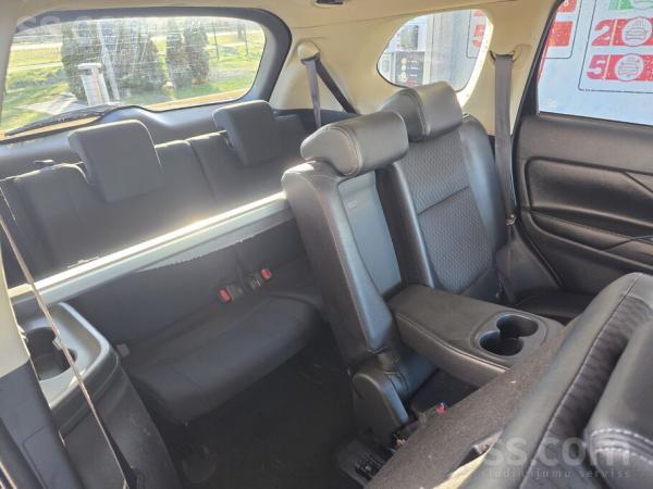 Melns Mitsubishi Outlander 2015 Ogre, ar dzinēja tilpumu 2.20 L un nobraukumu 261 tūkst. km par 8700 €, foto 9 vietnē AUTOMOTO.COM.LV