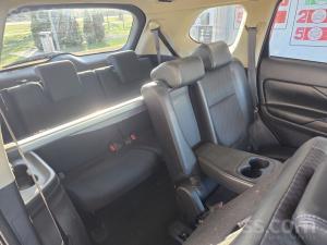 Black Mitsubishi Outlander 2015 in Ogre, with an engine capacity of 2.20 L and mileage of 261 thousand km for 8700 €, photo 10 on AUTOMOTO.COM.LV