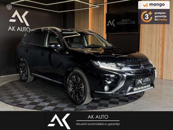 Black Mitsubishi Outlander 2015 in Kaunas, with an engine capacity of 2.00 L and mileage of 157 thousand km for 14499 €, photo 1 on AUTOMOTO.COM.LV