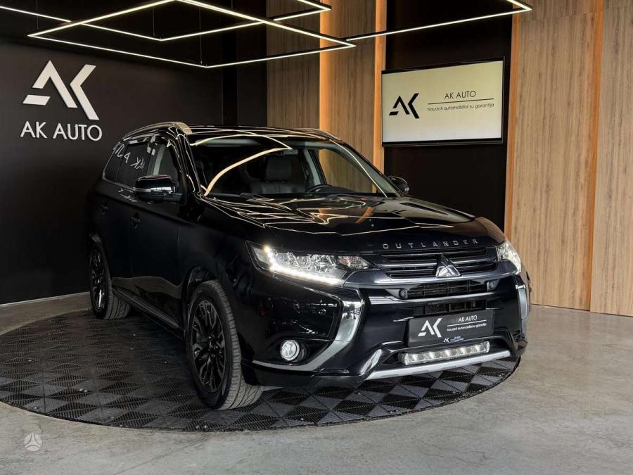 Melns Mitsubishi Outlander 2015 Kauņa, ar dzinēja tilpumu 2.00 L un nobraukumu 157 tūkst. km par 14499 €, foto 4 vietnē AUTOMOTO.COM.LV