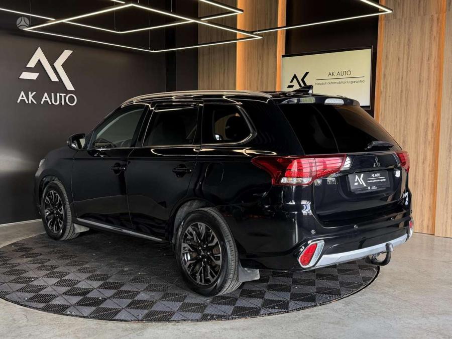 Melns Mitsubishi Outlander 2015 Kauņa, ar dzinēja tilpumu 2.00 L un nobraukumu 157 tūkst. km par 14499 €, foto 9 vietnē AUTOMOTO.COM.LV