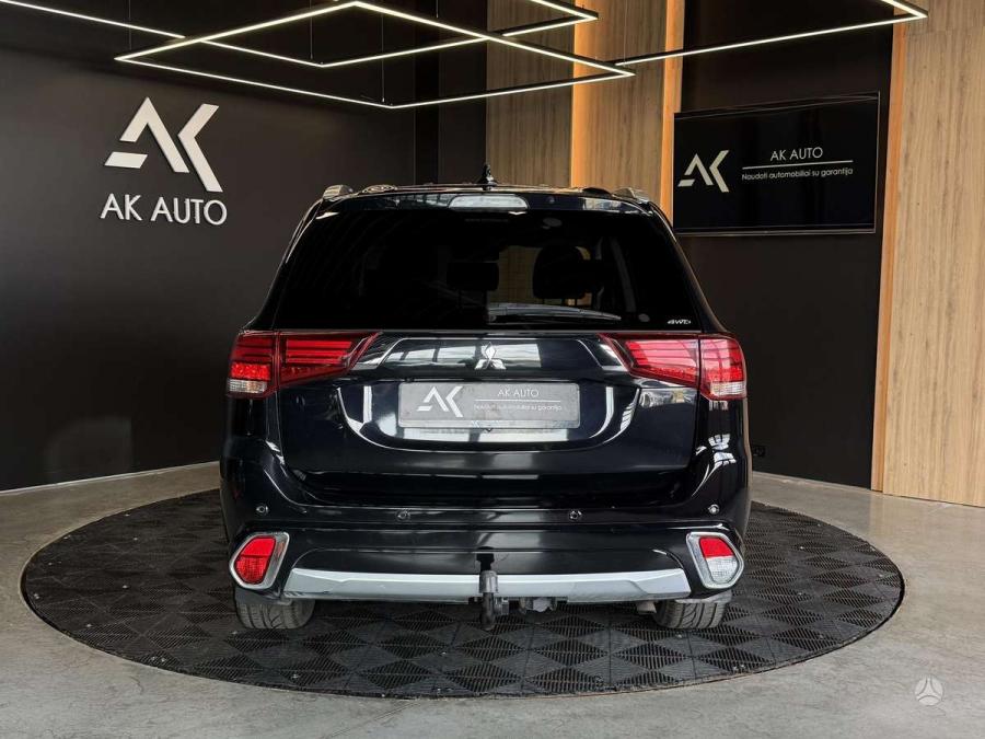 Melns Mitsubishi Outlander 2015 Kauņa, ar dzinēja tilpumu 2.00 L un nobraukumu 157 tūkst. km par 14499 €, foto 11 vietnē AUTOMOTO.COM.LV