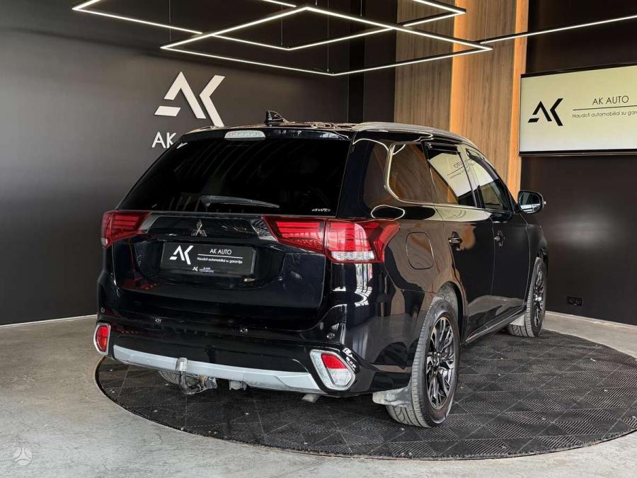 Melns Mitsubishi Outlander 2015 Kauņa, ar dzinēja tilpumu 2.00 L un nobraukumu 157 tūkst. km par 14499 €, foto 12 vietnē AUTOMOTO.COM.LV