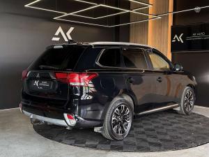 Melns Mitsubishi Outlander 2015 Kauņa, ar dzinēja tilpumu 2.00 L un nobraukumu 157 tūkst. km par 14499 €, foto 13 vietnē AUTOMOTO.COM.LV