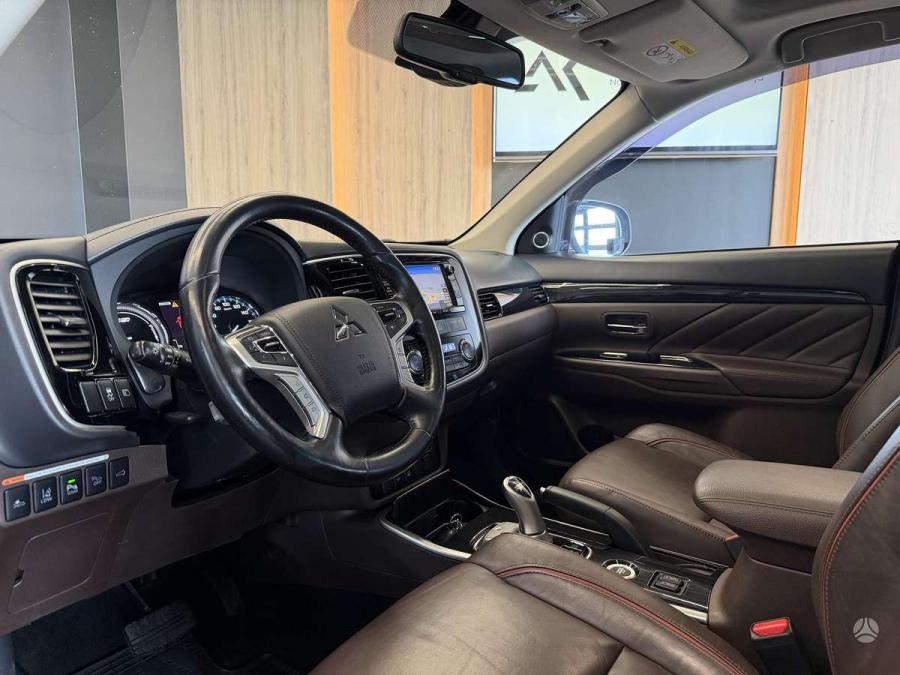 Melns Mitsubishi Outlander 2015 Kauņa, ar dzinēja tilpumu 2.00 L un nobraukumu 157 tūkst. km par 14499 €, foto 14 vietnē AUTOMOTO.COM.LV