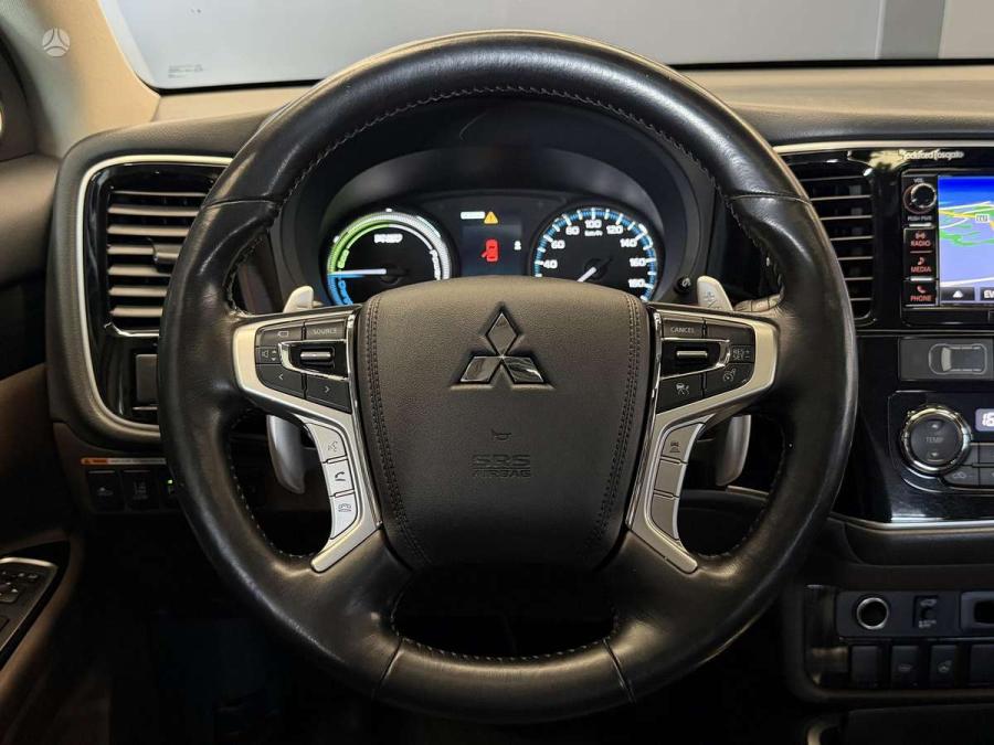 Melns Mitsubishi Outlander 2015 Kauņa, ar dzinēja tilpumu 2.00 L un nobraukumu 157 tūkst. km par 14499 €, foto 15 vietnē AUTOMOTO.COM.LV