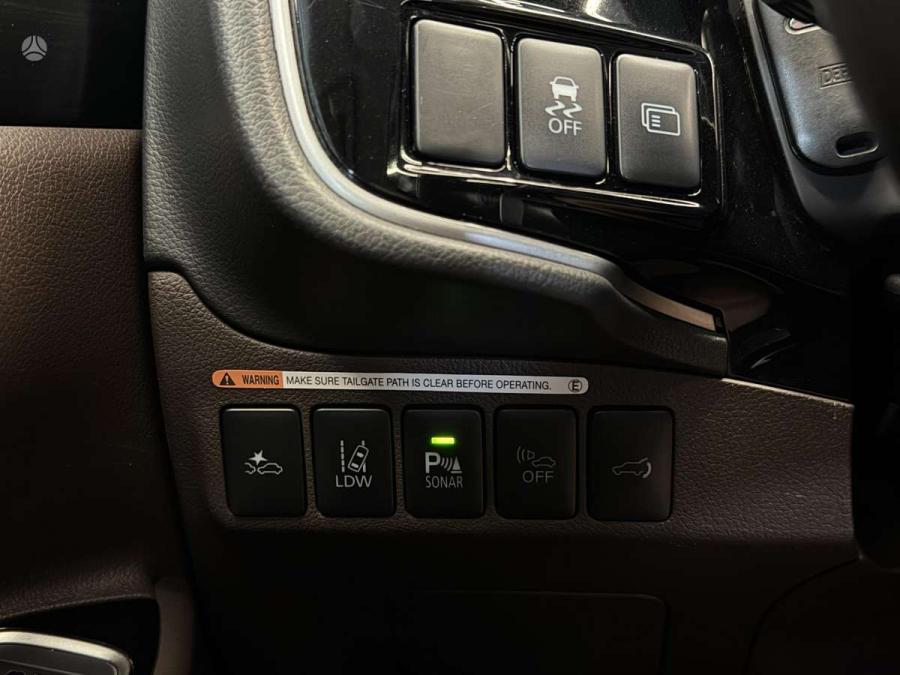 Melns Mitsubishi Outlander 2015 Kauņa, ar dzinēja tilpumu 2.00 L un nobraukumu 157 tūkst. km par 14499 €, foto 30 vietnē AUTOMOTO.COM.LV