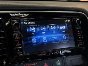 Melns Mitsubishi Outlander 2015 Kauņa, ar dzinēja tilpumu 2.00 L un nobraukumu 157 tūkst. km par 14499 €, foto 33 vietnē AUTOMOTO.COM.LV