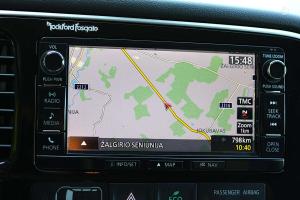 Black Mitsubishi Outlander 2015 in Kretinga, with an engine capacity of 2.20 L and mileage of 205 thousand km for 9799 €, photo 17 on AUTOMOTO.COM.LV