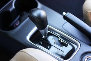 Black Mitsubishi Outlander 2015 in Kretinga, with an engine capacity of 2.20 L and mileage of 205 thousand km for 9799 €, photo 24 on AUTOMOTO.COM.LV
