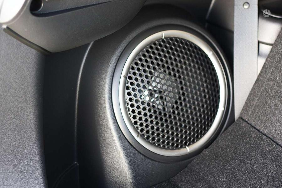 Black Mitsubishi Outlander 2015 in Kretinga, with an engine capacity of 2.20 L and mileage of 205 thousand km for 9799 €, photo 37 on AUTOMOTO.COM.LV