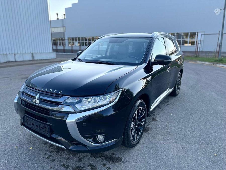 Melns Mitsubishi Outlander 2015 Rokiškis, ar dzinēja tilpumu 2.00 L un nobraukumu 280 tūkst. km par 7650 €, foto 1 vietnē AUTOMOTO.COM.LV