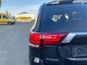 Melns Mitsubishi Outlander 2015 Rokiškis, ar dzinēja tilpumu 2.00 L un nobraukumu 280 tūkst. km par 7650 €, foto 10 vietnē AUTOMOTO.COM.LV