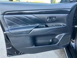 Melns Mitsubishi Outlander 2015 Rokiškis, ar dzinēja tilpumu 2.00 L un nobraukumu 280 tūkst. km par 7650 €, foto 13 vietnē AUTOMOTO.COM.LV