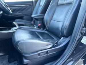 Melns Mitsubishi Outlander 2015 Rokiškis, ar dzinēja tilpumu 2.00 L un nobraukumu 280 tūkst. km par 7650 €, foto 16 vietnē AUTOMOTO.COM.LV