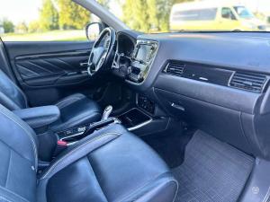 Melns Mitsubishi Outlander 2015 Rokiškis, ar dzinēja tilpumu 2.00 L un nobraukumu 280 tūkst. km par 7650 €, foto 18 vietnē AUTOMOTO.COM.LV