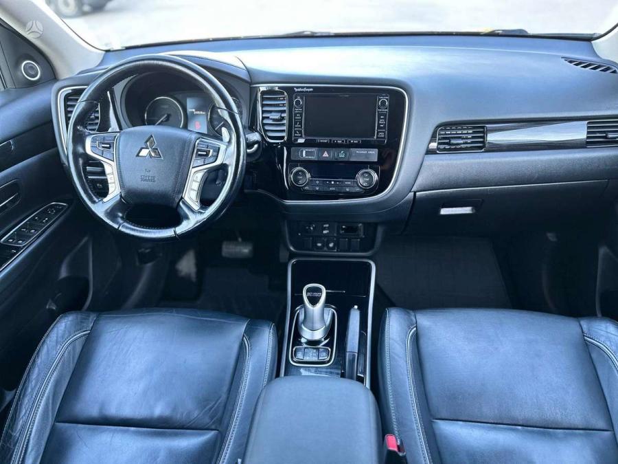 Melns Mitsubishi Outlander 2015 Rokiškis, ar dzinēja tilpumu 2.00 L un nobraukumu 280 tūkst. km par 7650 €, foto 22 vietnē AUTOMOTO.COM.LV