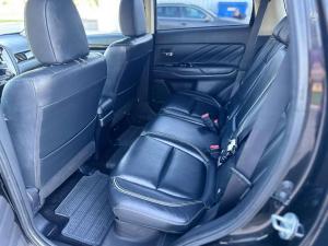 Melns Mitsubishi Outlander 2015 Rokiškis, ar dzinēja tilpumu 2.00 L un nobraukumu 280 tūkst. km par 7650 €, foto 24 vietnē AUTOMOTO.COM.LV