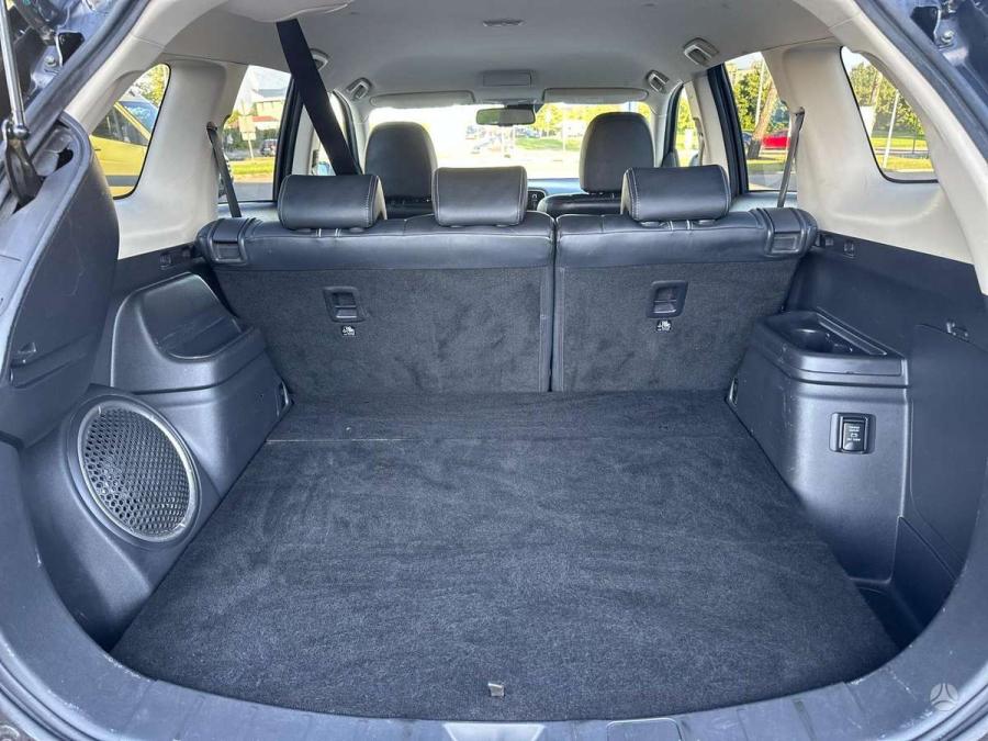 Melns Mitsubishi Outlander 2015 Rokiškis, ar dzinēja tilpumu 2.00 L un nobraukumu 280 tūkst. km par 7650 €, foto 25 vietnē AUTOMOTO.COM.LV