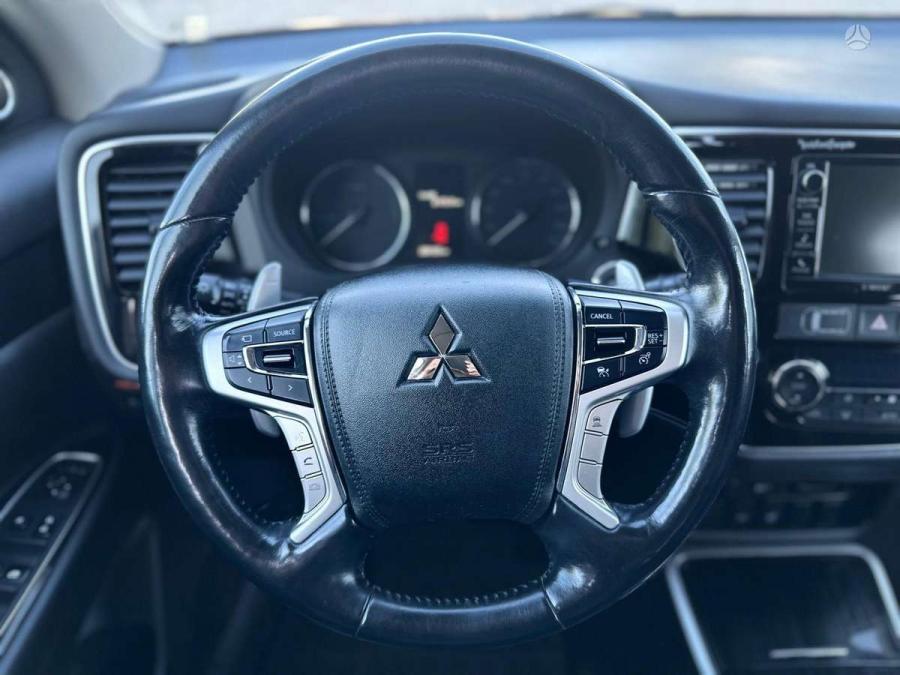 Melns Mitsubishi Outlander 2015 Rokiškis, ar dzinēja tilpumu 2.00 L un nobraukumu 280 tūkst. km par 7650 €, foto 28 vietnē AUTOMOTO.COM.LV