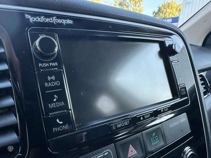 Melns Mitsubishi Outlander 2015 Rokiškis, ar dzinēja tilpumu 2.00 L un nobraukumu 280 tūkst. km par 7650 €, foto 30 vietnē AUTOMOTO.COM.LV