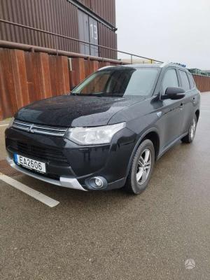 Melns Mitsubishi Outlander 2015 Kauņa, ar dzinēja tilpumu 2.00 L un nobraukumu 284 tūkst. km par 3500 €, foto  vietnē AUTOMOTO.COM.LV