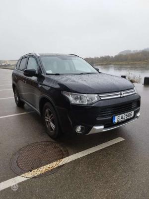 Melns Mitsubishi Outlander 2015 Kauņa, ar dzinēja tilpumu 2.00 L un nobraukumu 284 tūkst. km par 3500 €, foto 3 vietnē AUTOMOTO.COM.LV