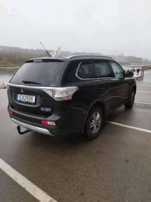 Melns Mitsubishi Outlander 2015 Kauņa, ar dzinēja tilpumu 2.00 L un nobraukumu 284 tūkst. km par 3500 €, foto 4 vietnē AUTOMOTO.COM.LV