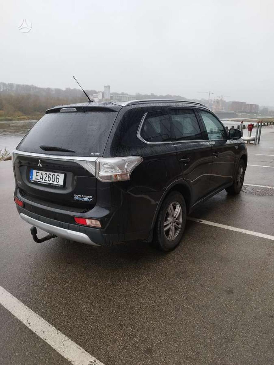 Melns Mitsubishi Outlander 2015 Kauņa, ar dzinēja tilpumu 2.00 L un nobraukumu 284 tūkst. km par 3500 €, foto 4 vietnē AUTOMOTO.COM.LV