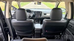 Melns Mitsubishi Outlander 2015 Cēsis, ar dzinēja tilpumu 2.20 L un nobraukumu 288 tūkst. km par 8500 €, foto 12 vietnē AUTOMOTO.COM.LV