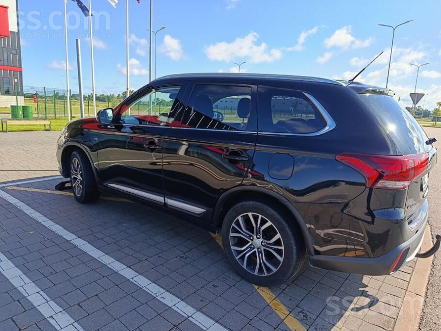 Melns Mitsubishi Outlander 2015 Rīga, ar dzinēja tilpumu 2.20 L un nobraukumu 210 tūkst. km par 5500 €, foto 5 vietnē AUTOMOTO.COM.LV